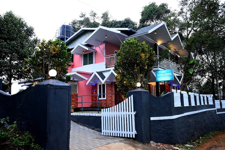 Zayana Gardens-cottage For 20 Members - Munnar