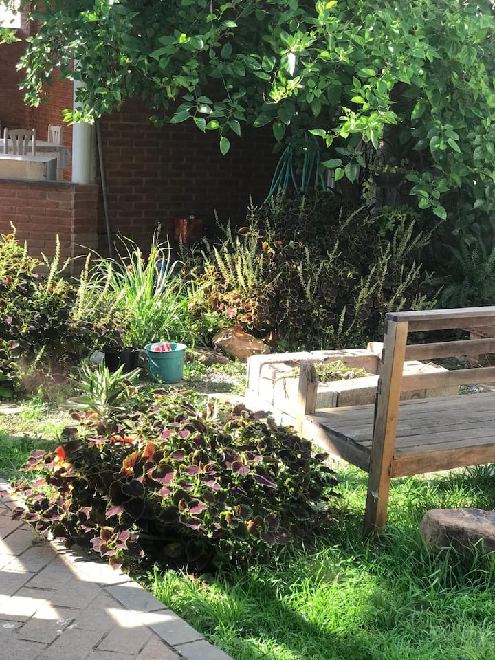 Casa Com 3 Suítes, Churrasqueira E Piscina - Poá