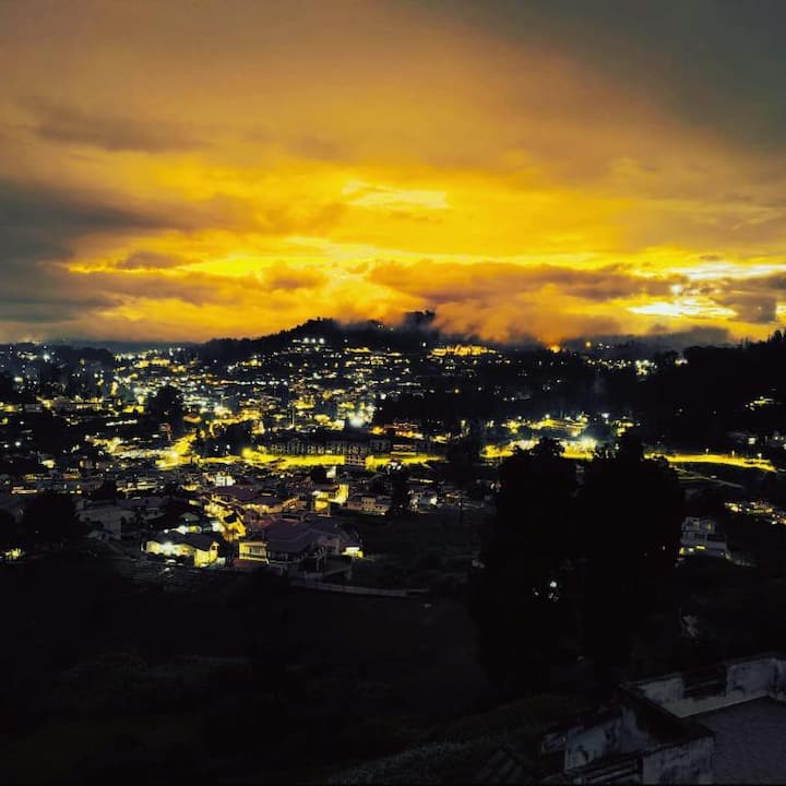 " Villa With Full City View, Camp Fire & Bbq" - ウダガマンダラム