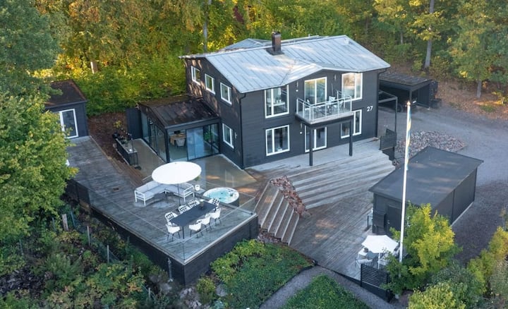 Hus Intill Mälaren I Centralt Läge - Strängnäs