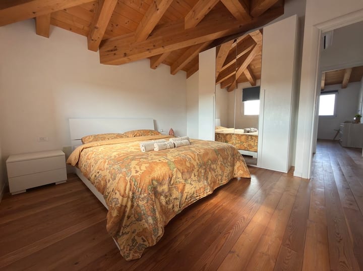 Elegante Mansarda Travata A Vista - Provincia di Padova