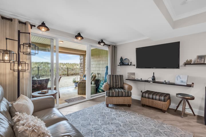 Coastal Charm-beachfront Condo Perfect For Two - Point Pleasant Beach, NJ