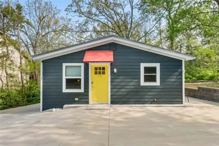 Razorback Greenway Retreat In Fayetteville - Fayetteville, AR