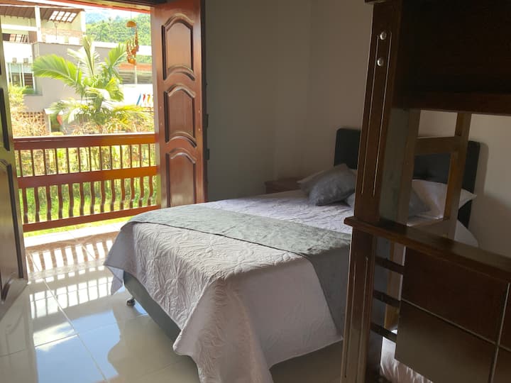 Hostal Los Lirios Jardín - Jardín