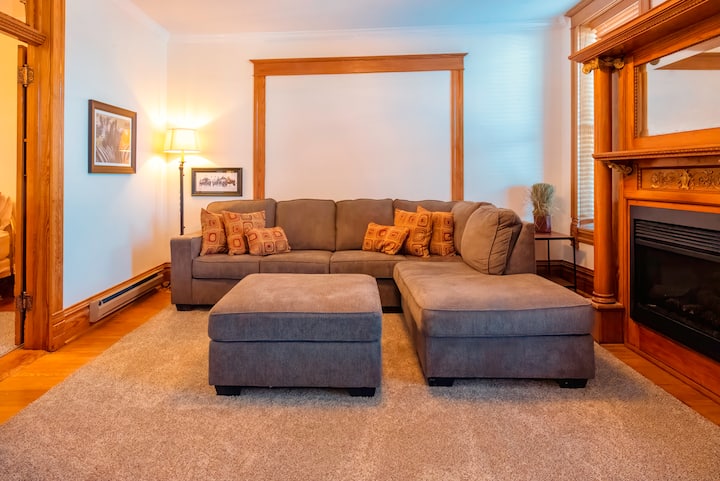 Executive Apartment On Main Street Galena - Galena, IL