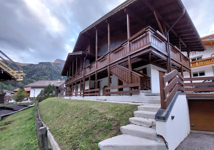 Two-bedroom Apartment. Collegamento Sellaronda - Canazei