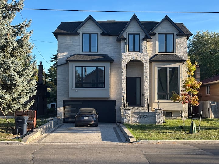 Cozy Br In Luxury Home With Private Bathroom - Vaughan