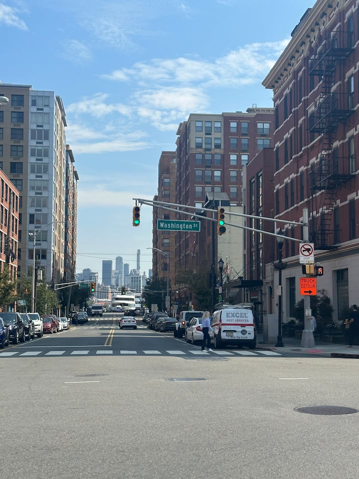 Hobo-chic: A Urban Oasis In The Heart Of Hoboken - Hoboken, NJ