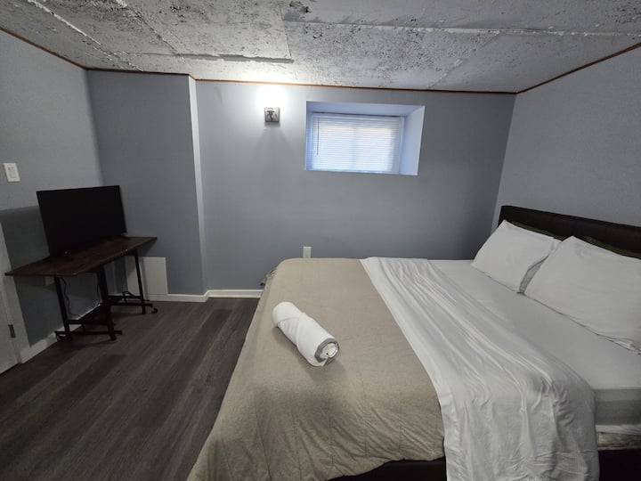 #51 New Basement Room + Bath + Tv In West Philly - Philadelphia, PA