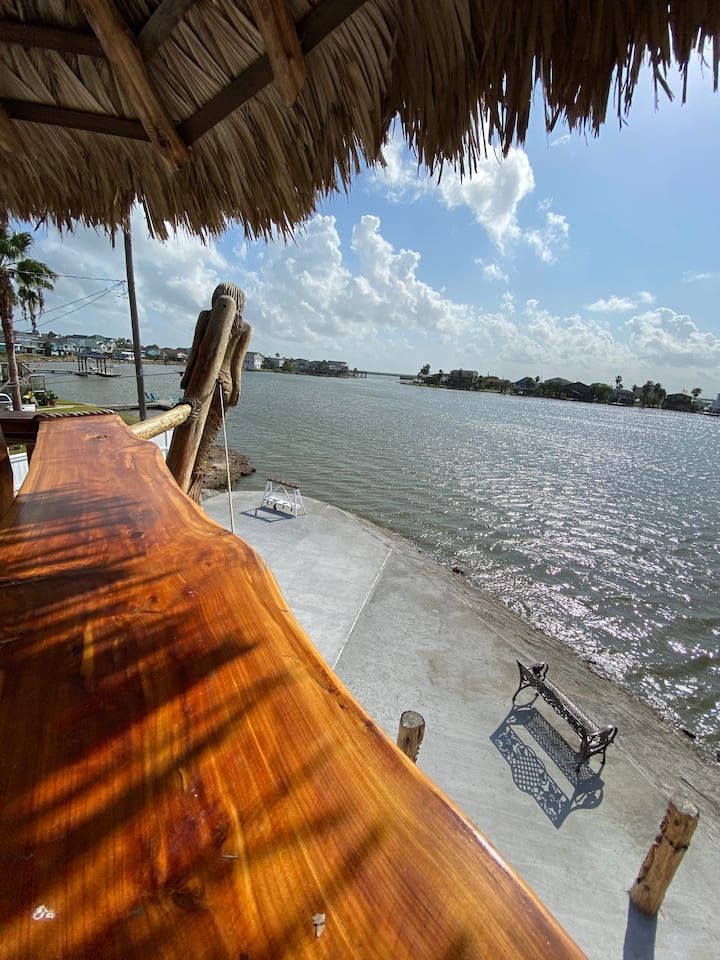Dockside Fishing Retreat On The Bayou - Tiki Island, TX