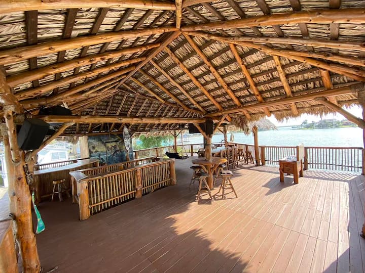 Dockside Fishing Retreat On The Bayou - Texas