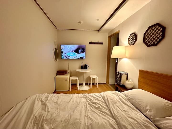 신풍역 도보 30초 | 강남역 30분 | 홍대입구 20분 |서울역 25분 - Seoul