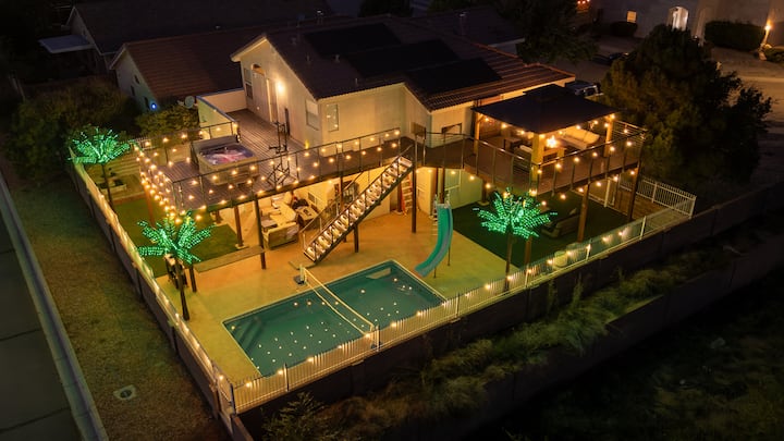 Views! | Arcade, Ping-pong & Pool Table - 阿爾伯克基