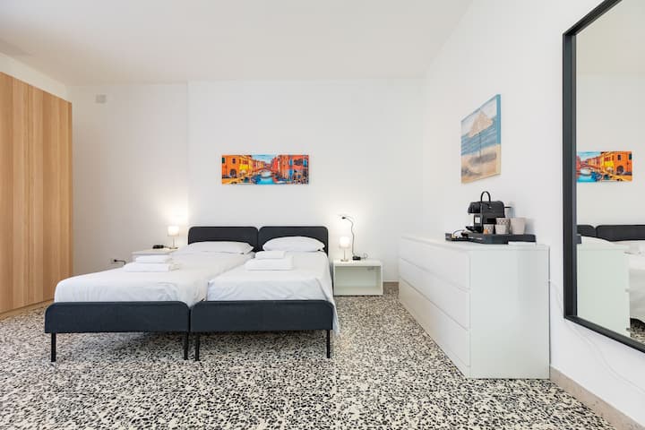 Ampia Stanza Moderna – Venezia A 10 Minuti - Mestre