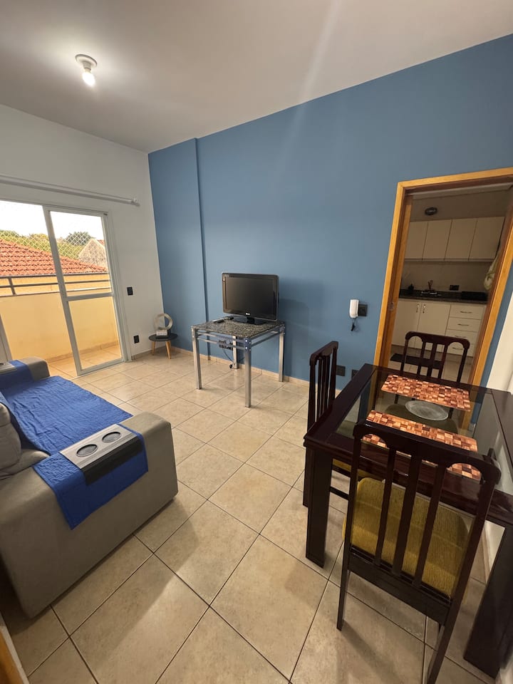 Ap12 - Tranquilo E Espaçoso. C/ar E Sacada. 70m2 - Araraquara