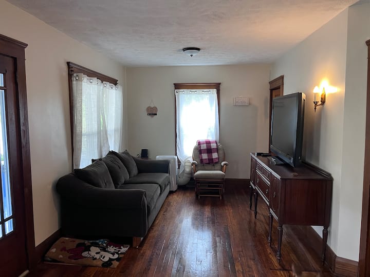 Cozy Country Cottage - Sandy Lake, PA