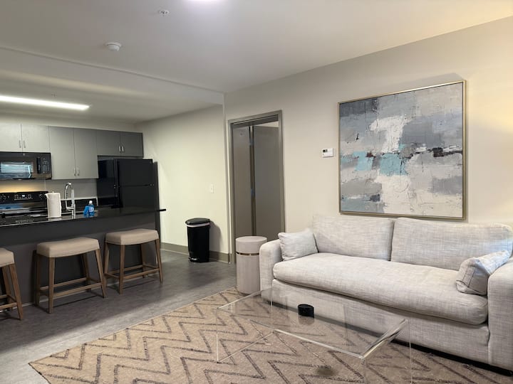Stylish And Warm - Walk Downtown - Convenient - Dothan, AL