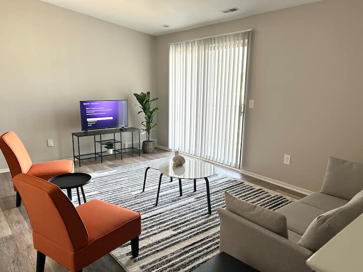 Bright And Open 
2br/2ba - Rochester Hills, MI