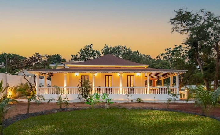 Villa Rouz:4bhk Villa Jacuzzi & Pvt Pool, Garden - Goa