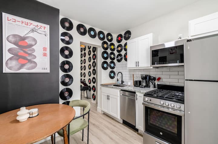 The Osu Record House | Walk To Osu + Free Laundry - Columbus, OH