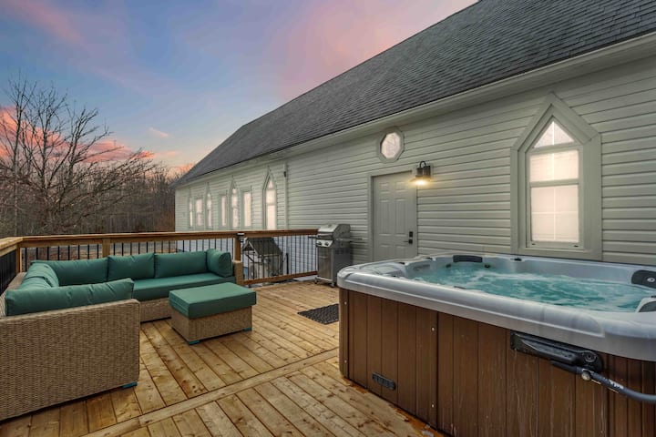 New Luxe Church Hot Tub 3 Beds Sleeps 6 Kentville - Wolfville