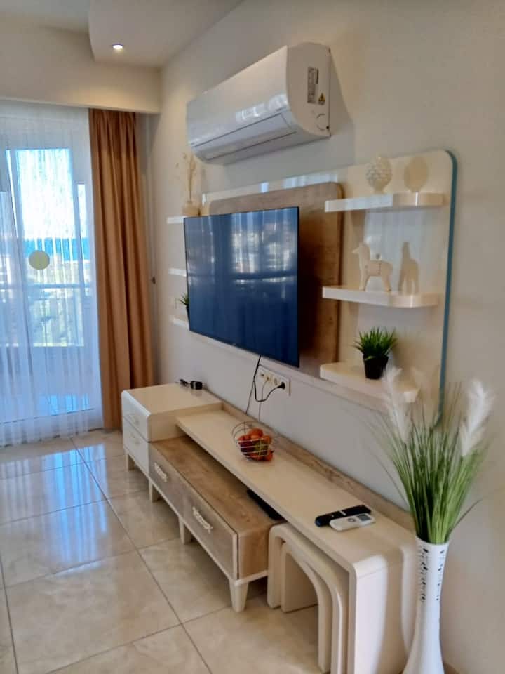 Erdemlide 1+1 Lüks Tatil Sitesinde, Plaja 40m - Erdemli