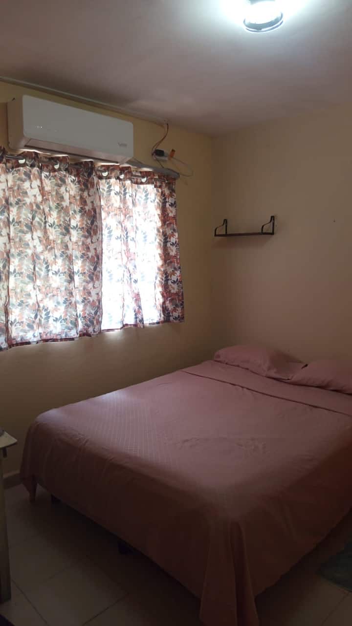 Confortable Refugio: A 5 Minutos Del Aeropuerto - Costa Dorada