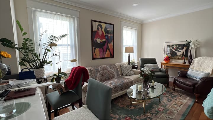 Deluxe Bedroom, Sleeps 1-4, King+queen Pullout - Chestnut Hill, PA