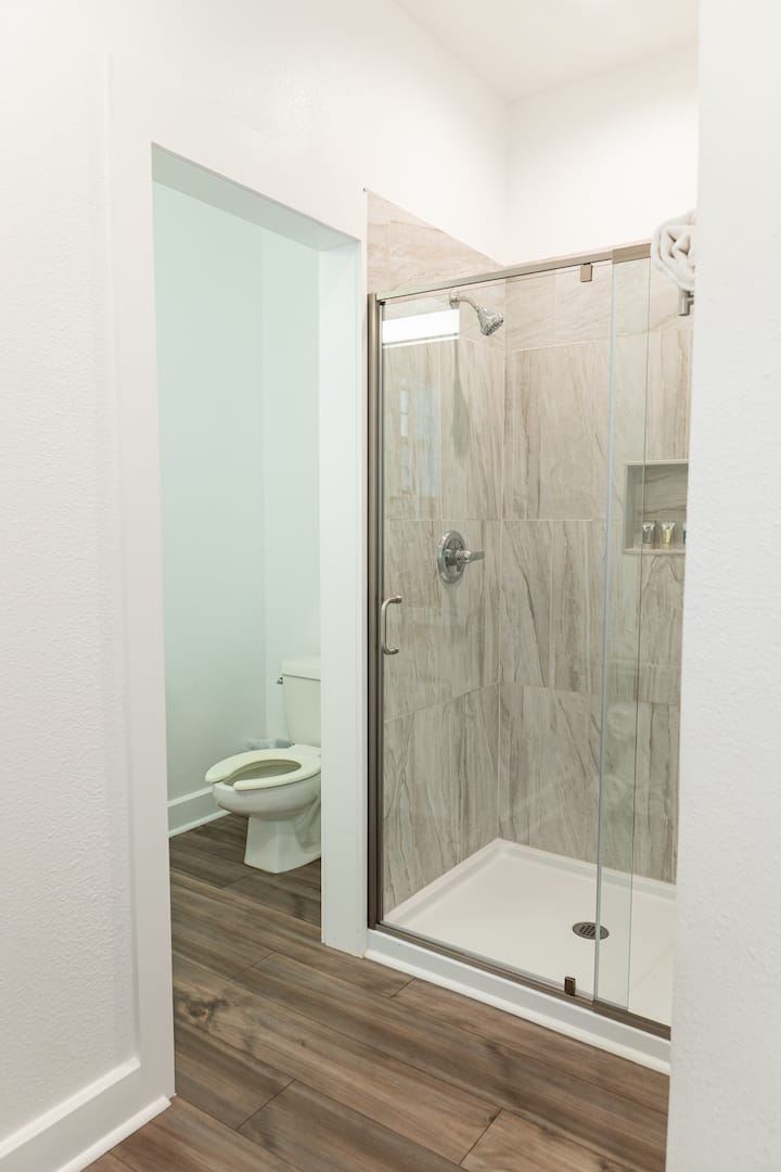 Peaceful Queen Room In Bastrop – A201 - Bastrop, TX