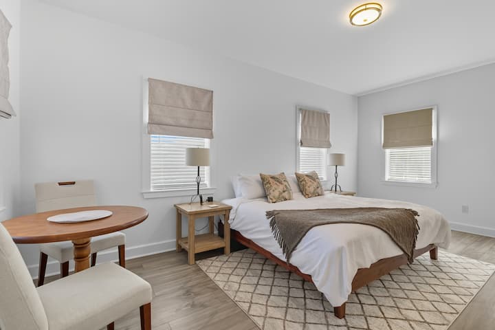 Spacious 2-bedroom Private Suite – A101/102 - Bastrop, TX