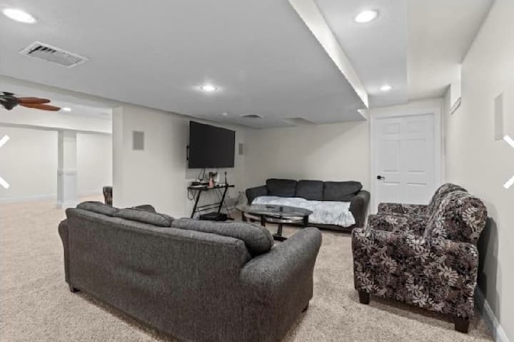Cozy Private Basement Suite With Modern Comforts - Egg Harbor Township, NJ