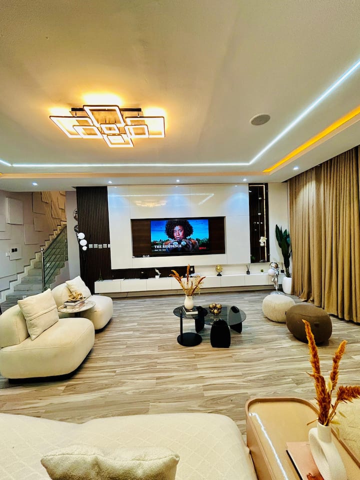 The Lagos Grand Stay: 5br Home For A Big Family. - ラゴス