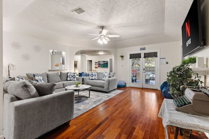 Prime Location-gameroom-hot Tub-discounted Rates! - San Antonio