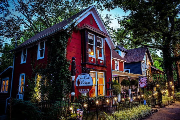 Eureka Springs 3 Bed - Teacup Cottage - Eureka Springs, AR