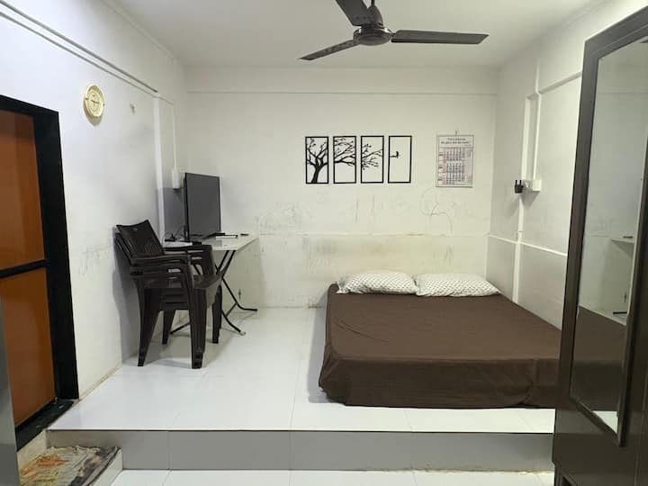 Cozy City Studio: Your Retreat Destination - Mumbai