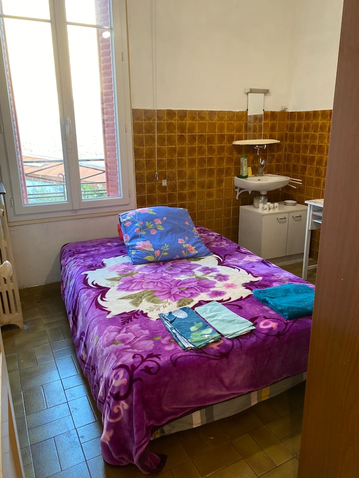 Chambre Avec Salle De Bain Privative/four/frigo - Arcueil