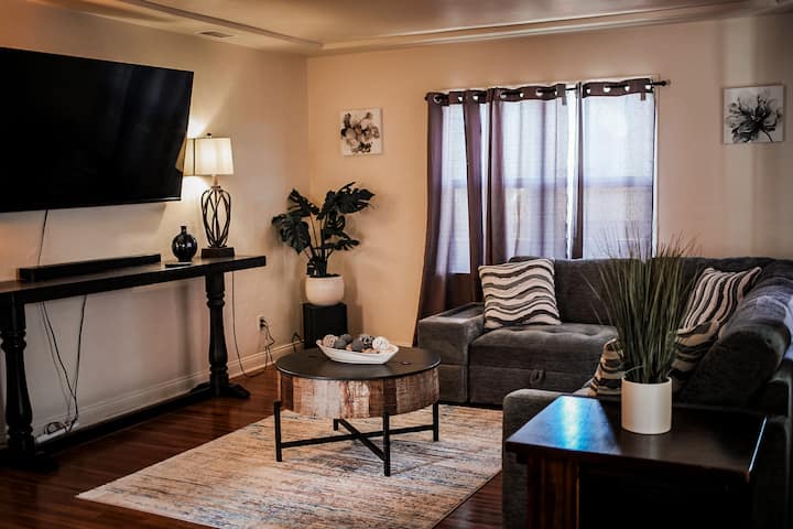 Next To La Sierra University. - Corona, CA