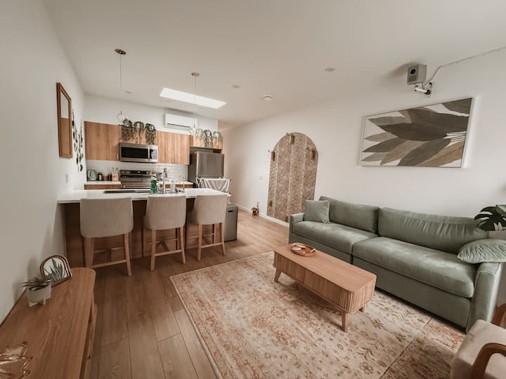 Private Boho Tiny Home • Lakes, Wineries & Ski - Lake Country