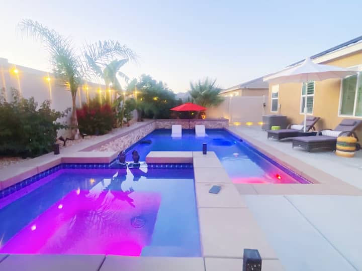 Resort Living In The Desert With Pool & Jacuzzi - Hemet, CA