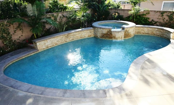 Spectacular Pool Home: Game Room 2.1 Mi To Disney - Anaheim, CA