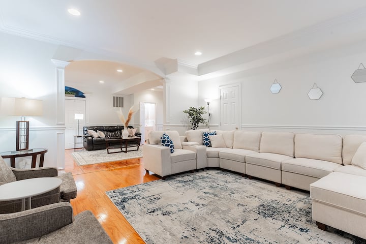 Large Family Getaway | 5br 4.5ba | Comfort & Style - Fairfax, VA