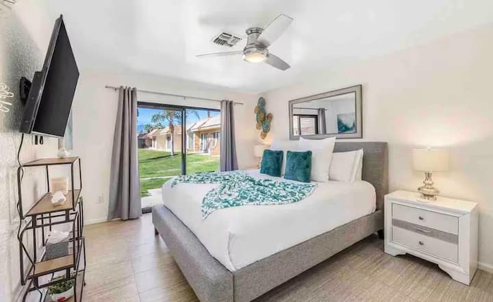 Palm Desert Condo Located By Washington St - Bermuda Dunes, CA