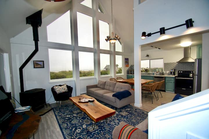 Steps To The Beach! Enjoy Beautiful Oregon! - Gold Beach, OR