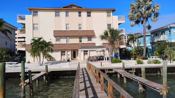 4 Min Walk To Beach, Boat Dock, Free Parking, View - Clearwater Beach, FL