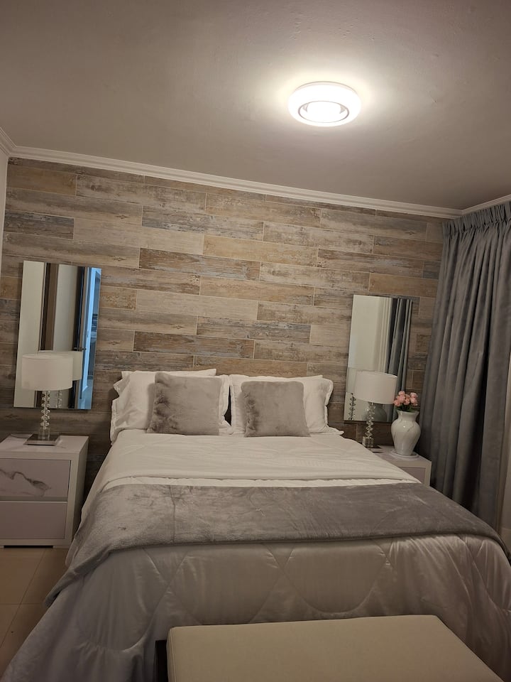 Poblado Elegant Strategic Area Close To Downtown - Medellin, Antioquia, Colombia