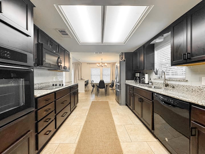 Perfect Neighborhood Home Away From Home - Southlake, TX