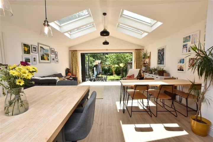 Beautiful House Available For Short Term Let - Leeds