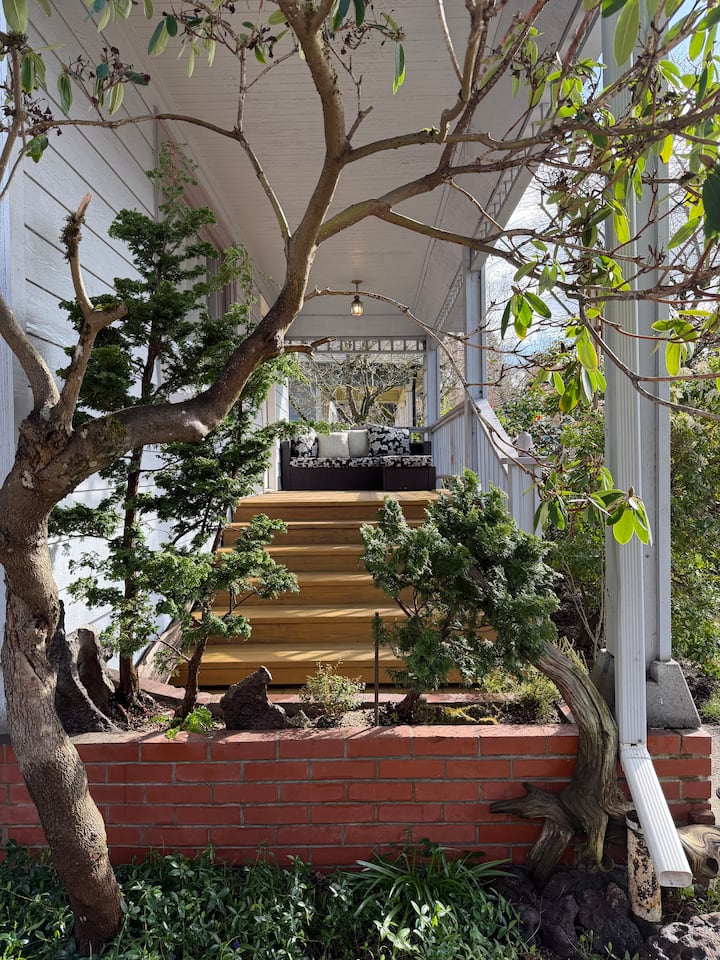 Bonsai Bungalow - Portland, OR