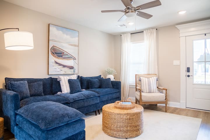 Coral Breeze - Steps From Beach In Heart Of Biloxi - Biloxi, MS