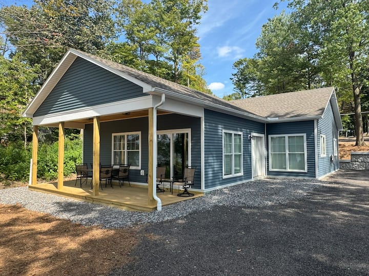 Lake House Retreat - Brand New Home! - Tully Lake, Tully